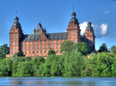 Currency: Euro (EUR)